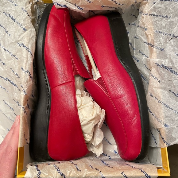 cloudwalkers | Shoes | Brand New In Box Extra Wide Red Womans ...